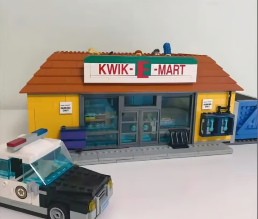 New KWIK-E-Mart Building Set MOC 71016 | 2218 pcs Building Bricks Set ...