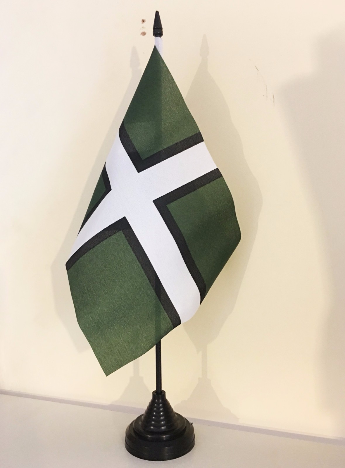DEVON TABLE FLAG 9" X 6" 22.5cm x 15cm flags TORQUAY EXETER | eBay UK