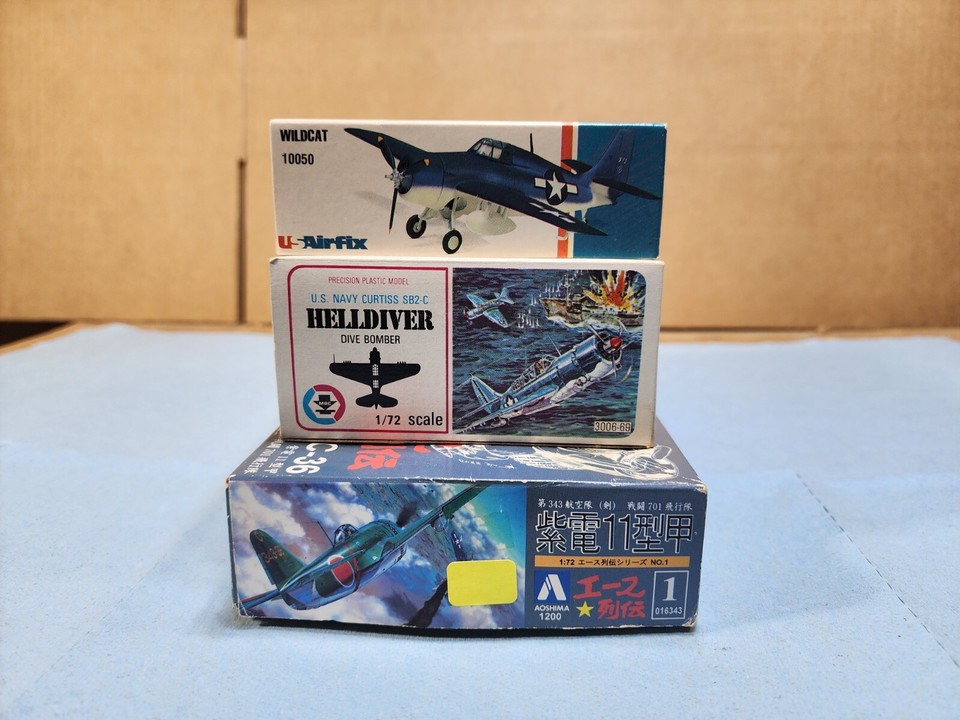 Lot Of 3 1/72 WWII PTO Model Airplane Kits Kit Helldiver Wildcat IJN ...