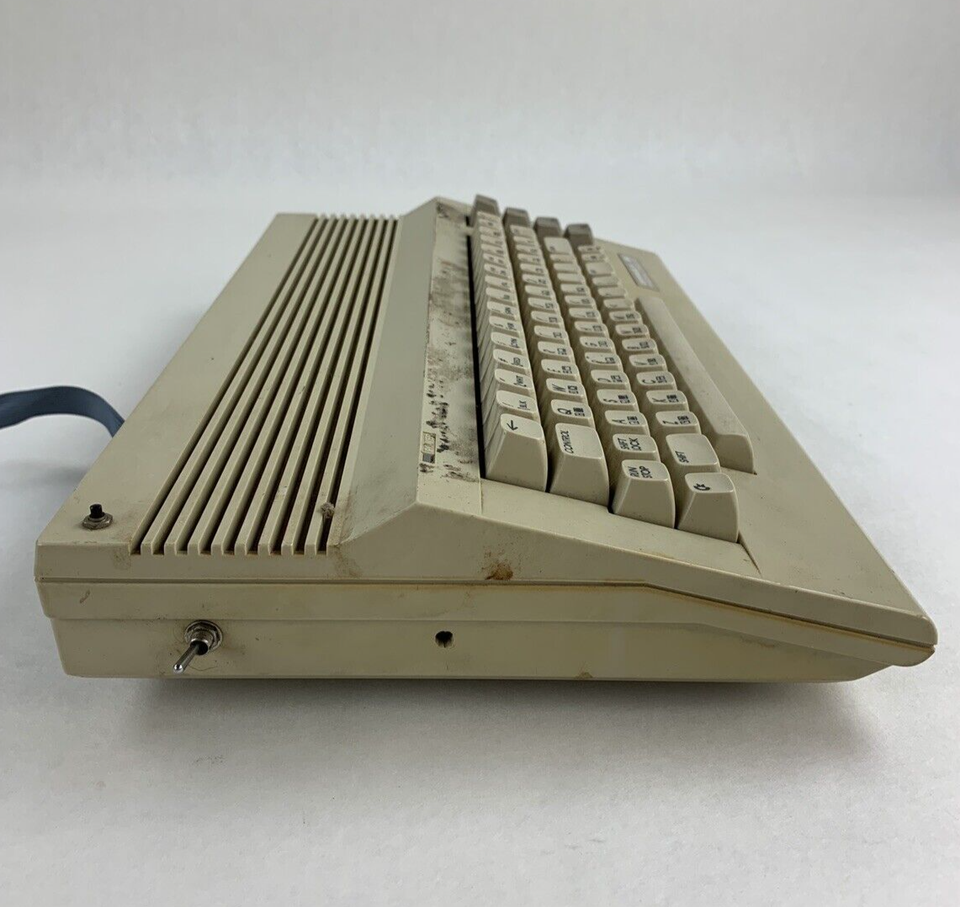 Commodore 64 64C Computer System Boots w/PSU, NKP Deluxe Keypad, and ...