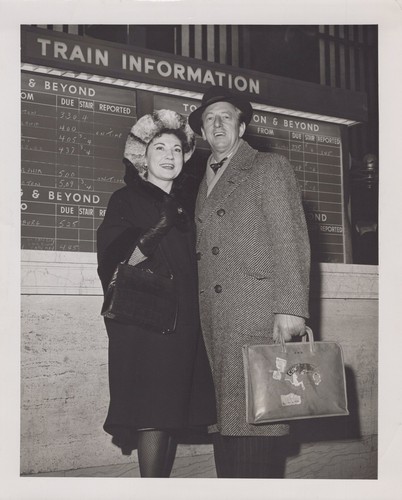 Ray Bolger Eileen Herlie All American Arrival in 1962 - Original Press ...
