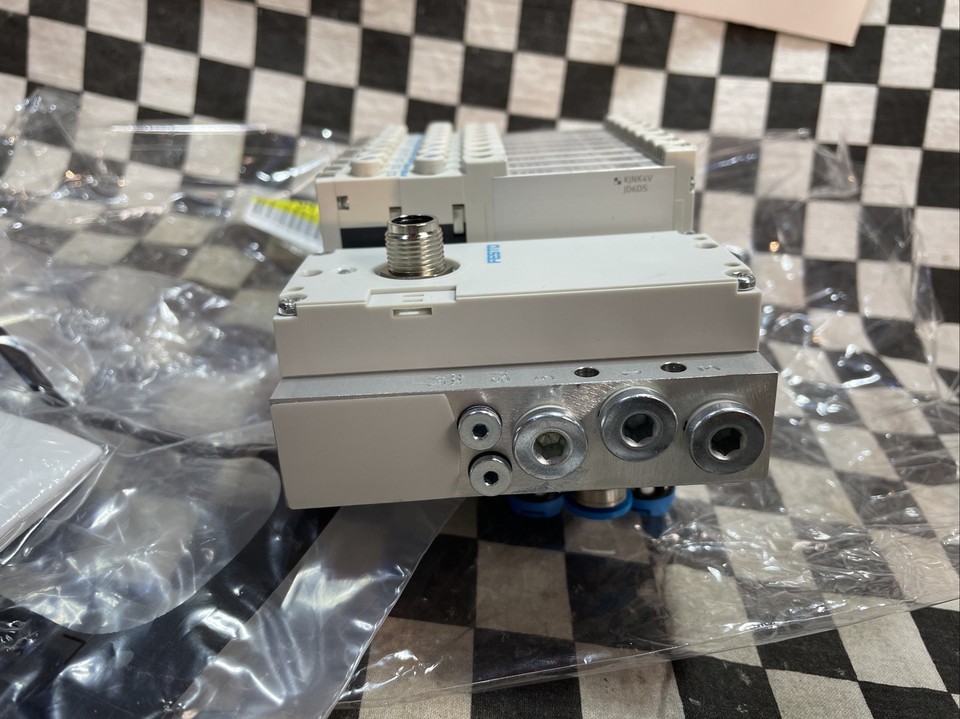 FESTO VTUG-10-VRPT-B1T-Q10B-UB-QH6SU-8K+SC, 573606, VUVG-B10-T32C-AZT-F ...