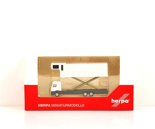 Herpa Wings Airport acc: A380 Catering Truck 1:200 (559270) | eBay