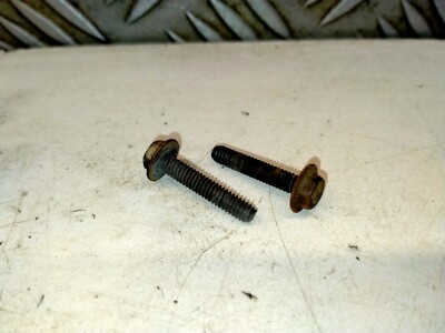 Briggs & Stratton 825 I/C Series 12Q502 - 4 vis fixation de la bobine ...