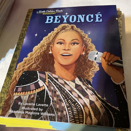 Beyonce: a Little Golden Book Biography by Lavaille Lavette (2023 ...