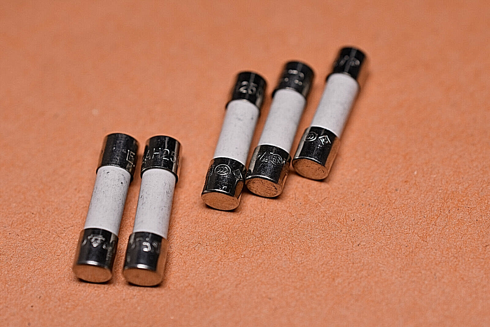 LITTELFUSE T2AH250VP Time Lag CERAMIC Sand Filler 2AMP 250V Fuse 5x20mm ...