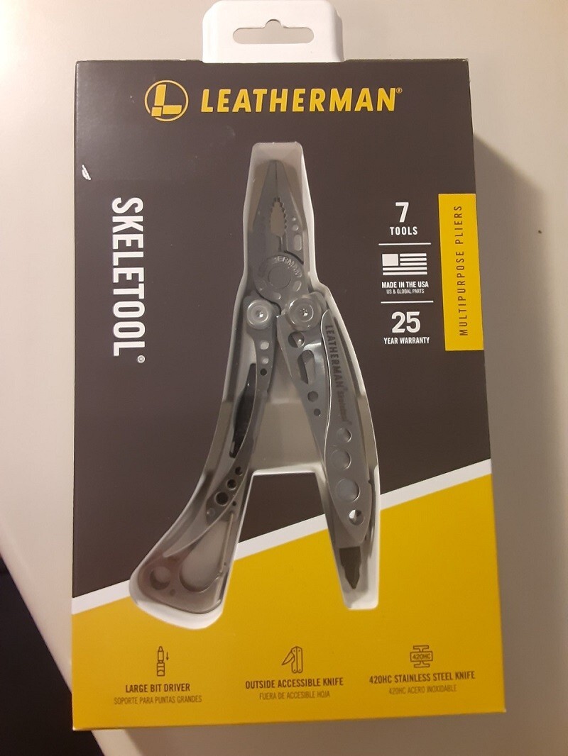 Leatherman Skeletool Multi-Tool, Stainless 420HC, Multipurpose Pliers ...