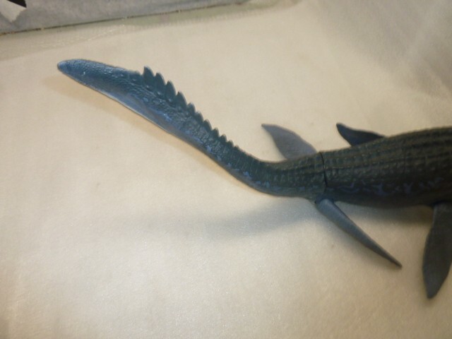 JURASSIC WORLD: Super Colossal Mosasaurus Real Feel Water Toy Dinosaur ...