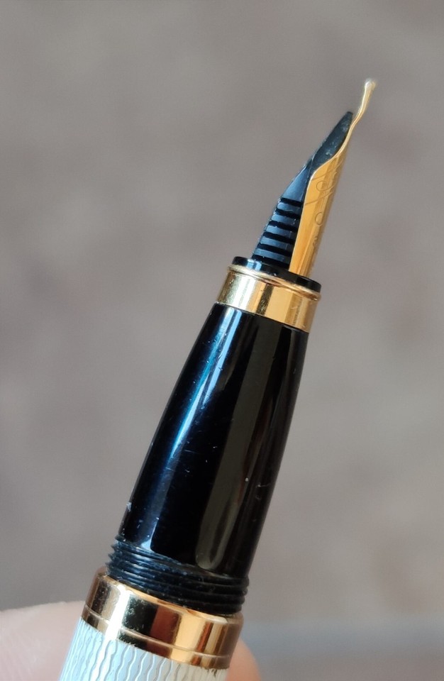 🔴Luxuriously made fountain pen SCHMIDT w/gold plated M nib - No cap🔴 | eBay