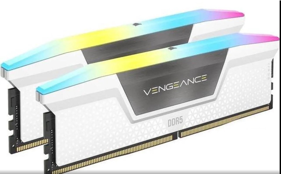 ZOTAC AMP Extreme INFINITY GeForce RTX 5090 32GB + CORSAIR Vengeance ...