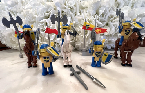 1985 Tyco Super Blocks Castle 5 Mini Figure Soldiers , 3 Horses ...