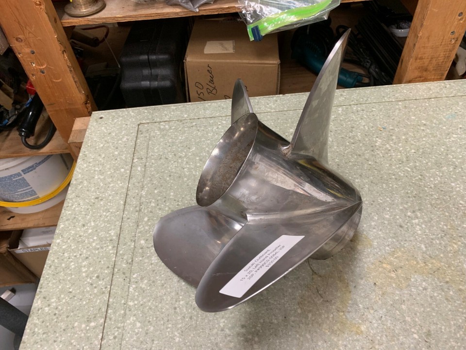 Suzuki Outboard, 15 x 20, Left Hand Propeller, 20P, P#990C0-0084L-20P ...