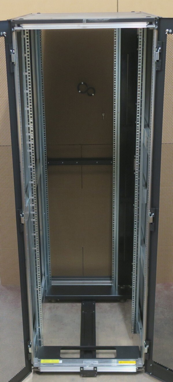 Fujitsu PrimeCenter PCR M1 742A 42U Server Rack Cabinet + Tilting ...