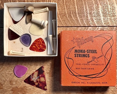 Vintage Guitar Picks And Parts In A Gibson String Box | eBay