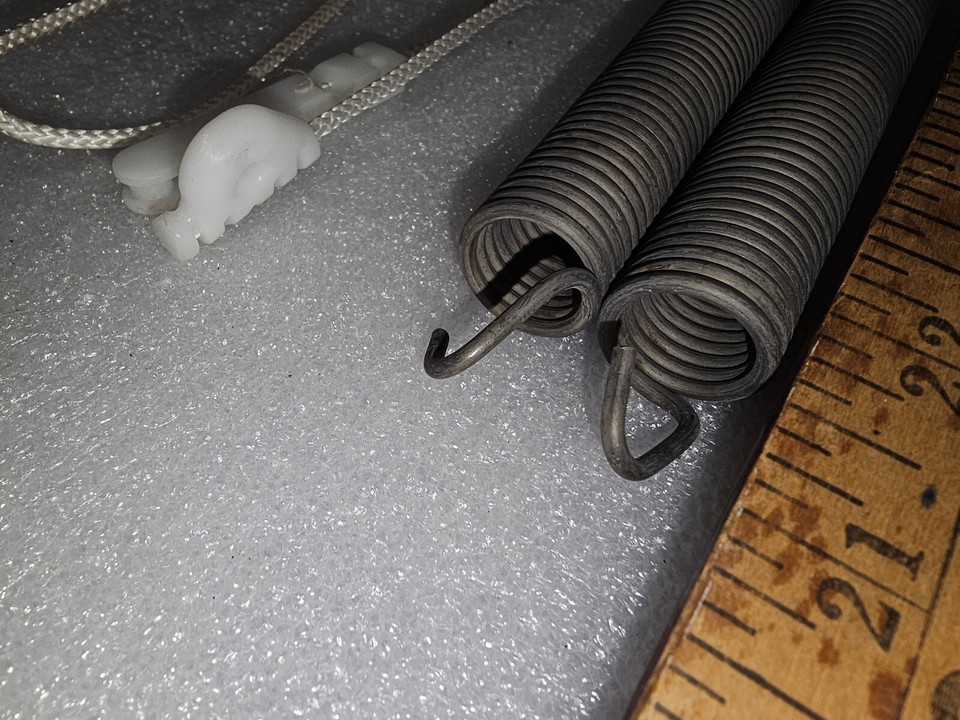 23TT10 MAYTAG MDB7749SBMG DOOR SPRINGS, 6-5/8" X 5-1/8" X 13/16" X 0. ...