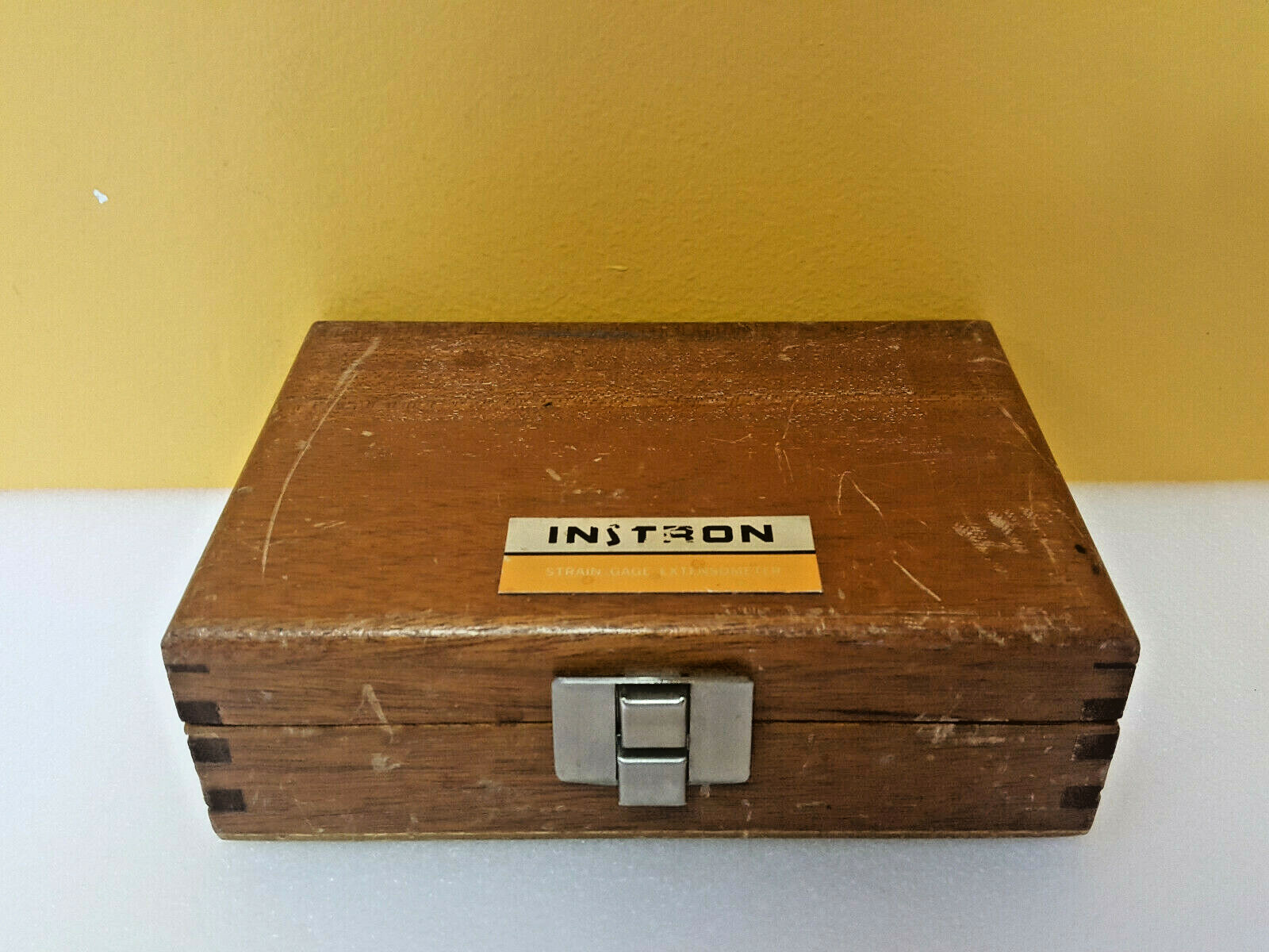 Instron 2630-005 2.0" Length, .0200" Range, Strain Gage Extensometer ...