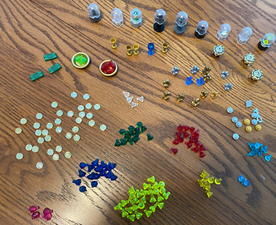 Lot of LEGO treasure including rare LEGO Jewels, Gems, crystals, coins ...