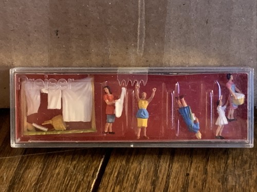 Preiser - Women Hanging Laundry - 1:87 HO # 10050 | eBay