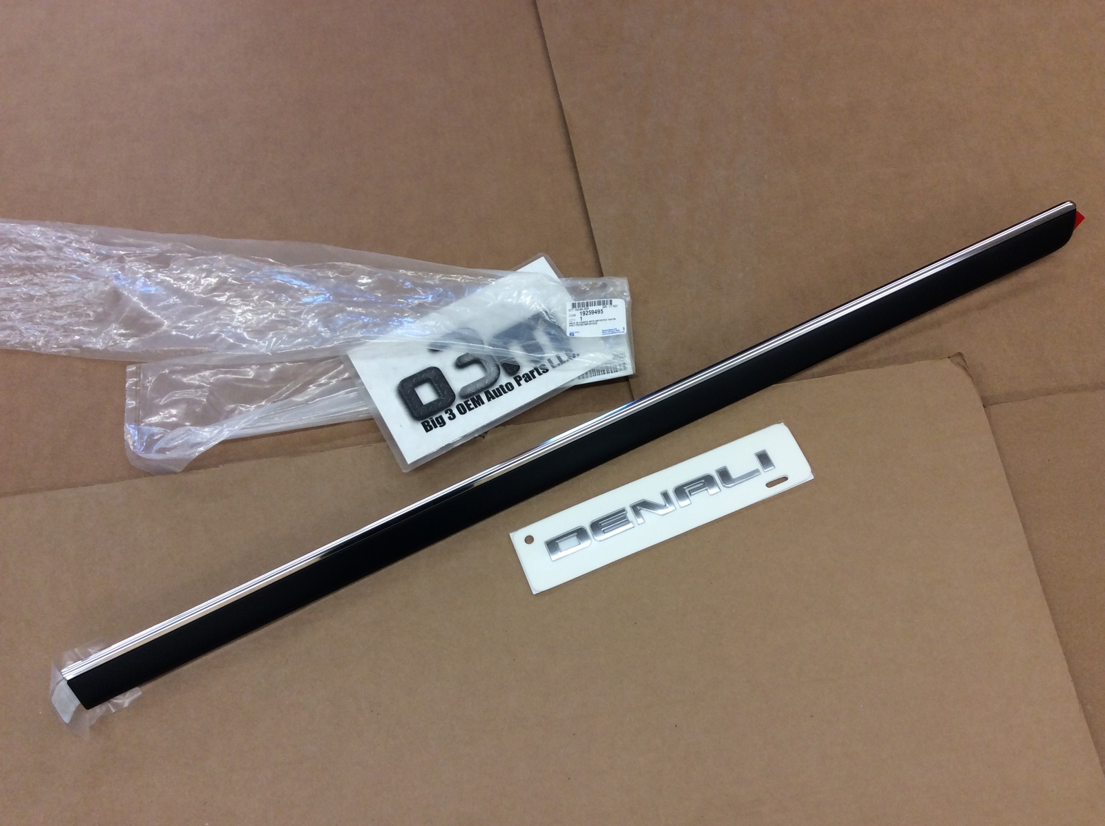 2013-2015 GMC Acadia Front Right Passenger Side Door Molding new OEM ...
