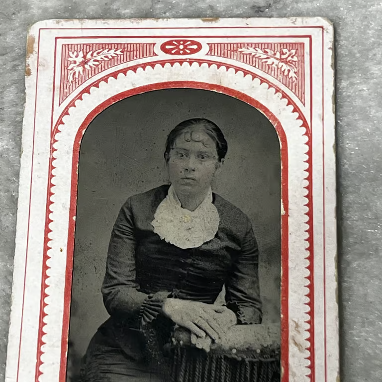 Wide Eyed Lady Poses for Portrait Tin Type Vintage Antique Photo E558 ...