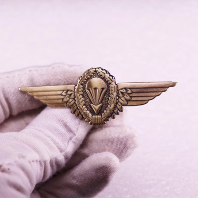 German Army (Bundeswehr) Badge Parachutist 3rd class Cap badge | eBay