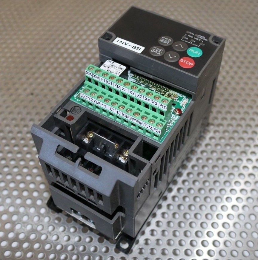 Fuji FVR-E11 FVRO 2E11S-2 Programmable Inverter 230C 3 Phase | eBay