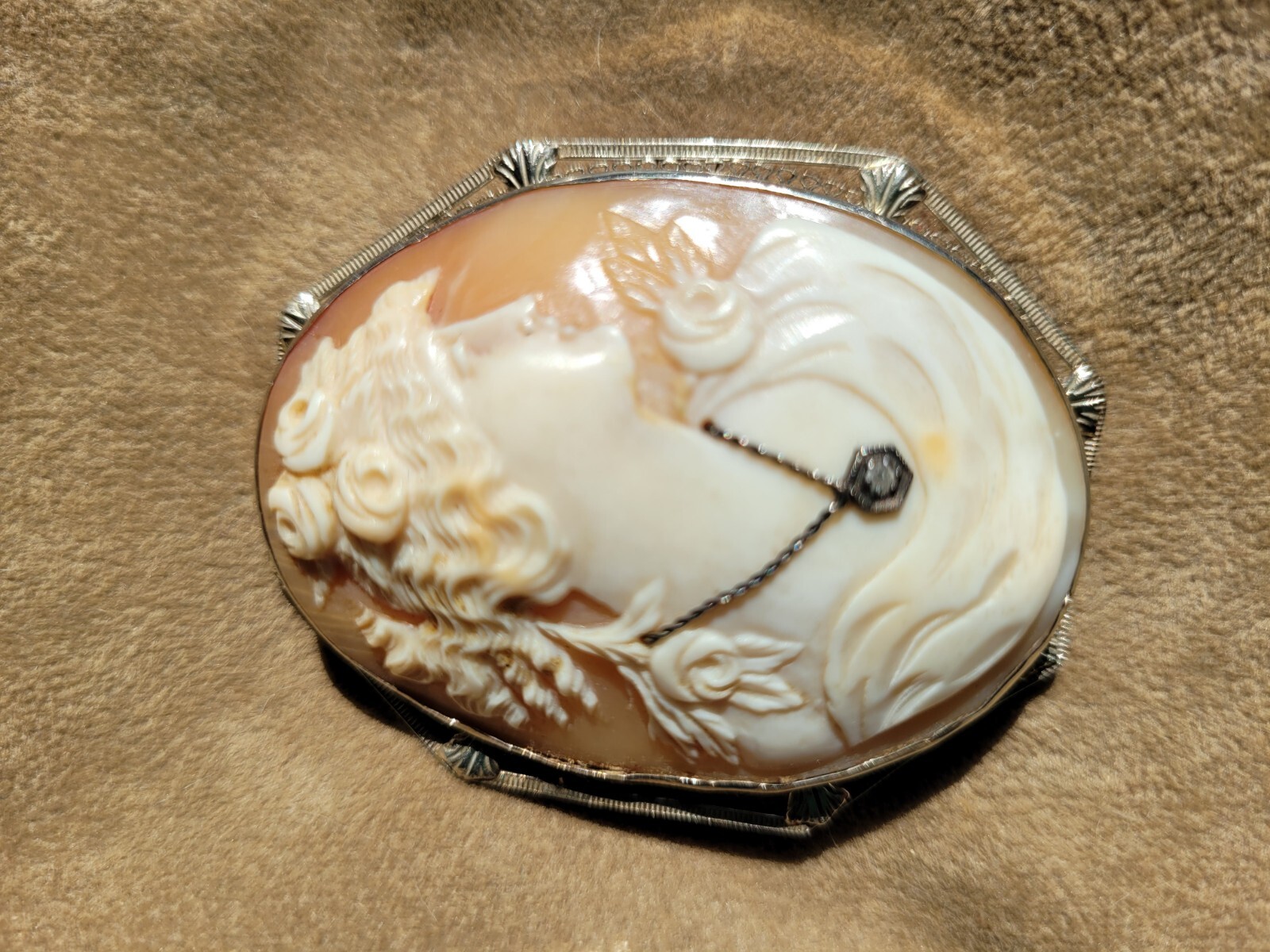 Stunning 14k Large Cameo With Diamond Chip, Details A… - Gem