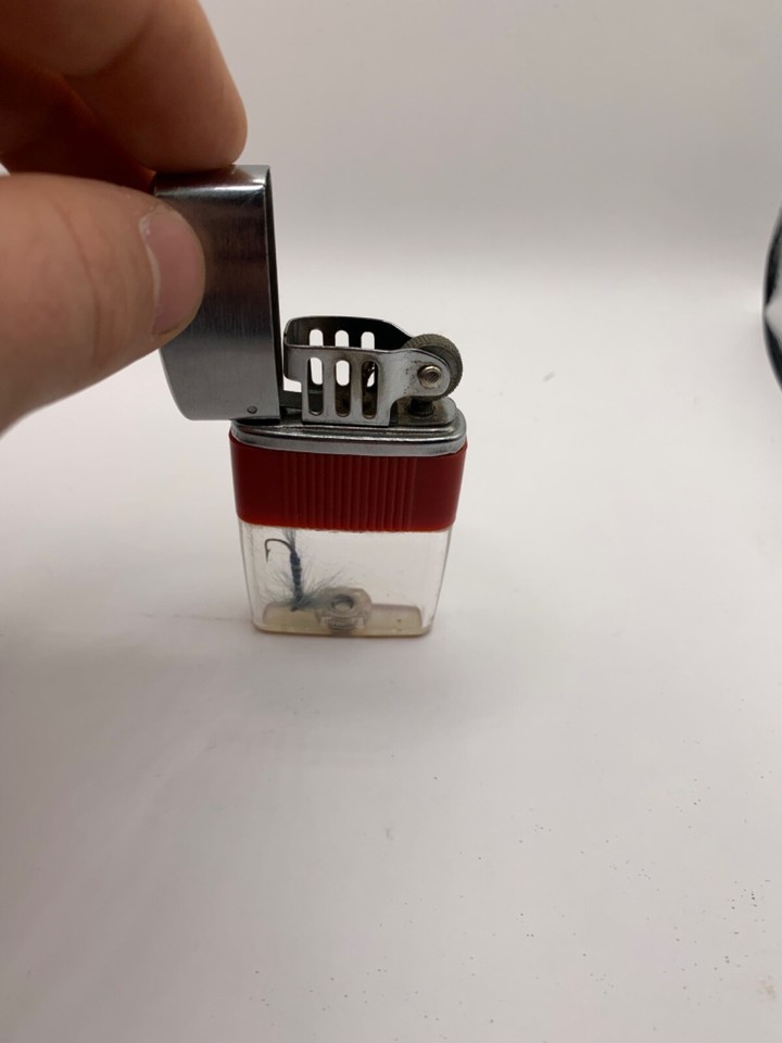 Vintage Scripto Vu-Lighter with Fly Fishing Lure Sparks | eBay