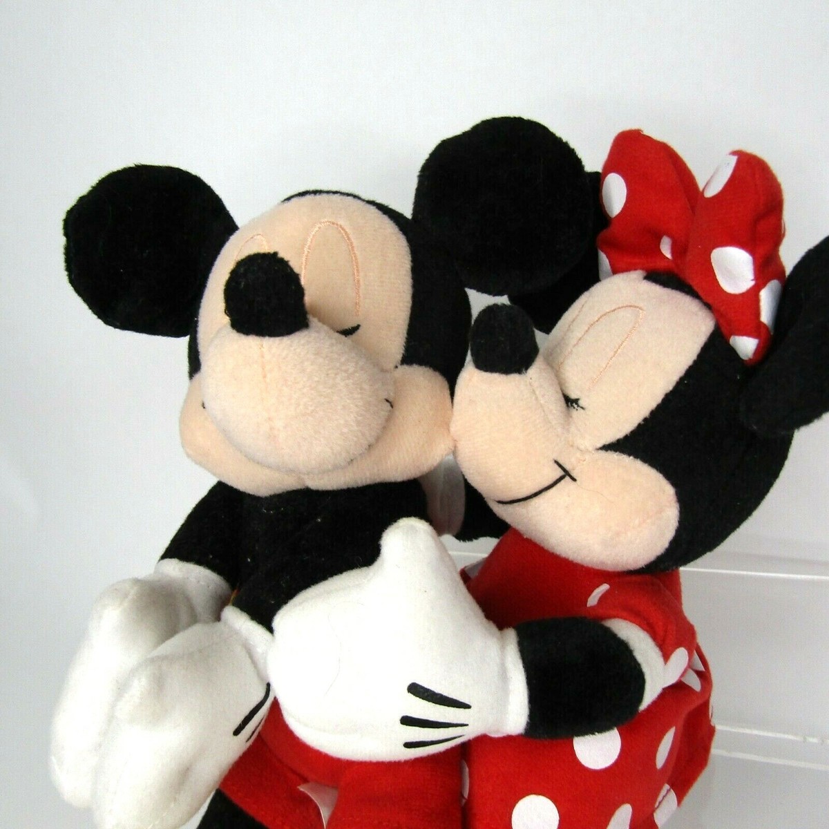 Baby Mickey Mouse And Minnie Mouse Kissing Mickey And Minnie Mouse