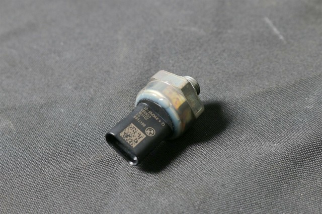 8647488 BMW Oil Pressure 2er F22 X1 F48 3er F30 5er F10 F11 7er G11 X5 ...