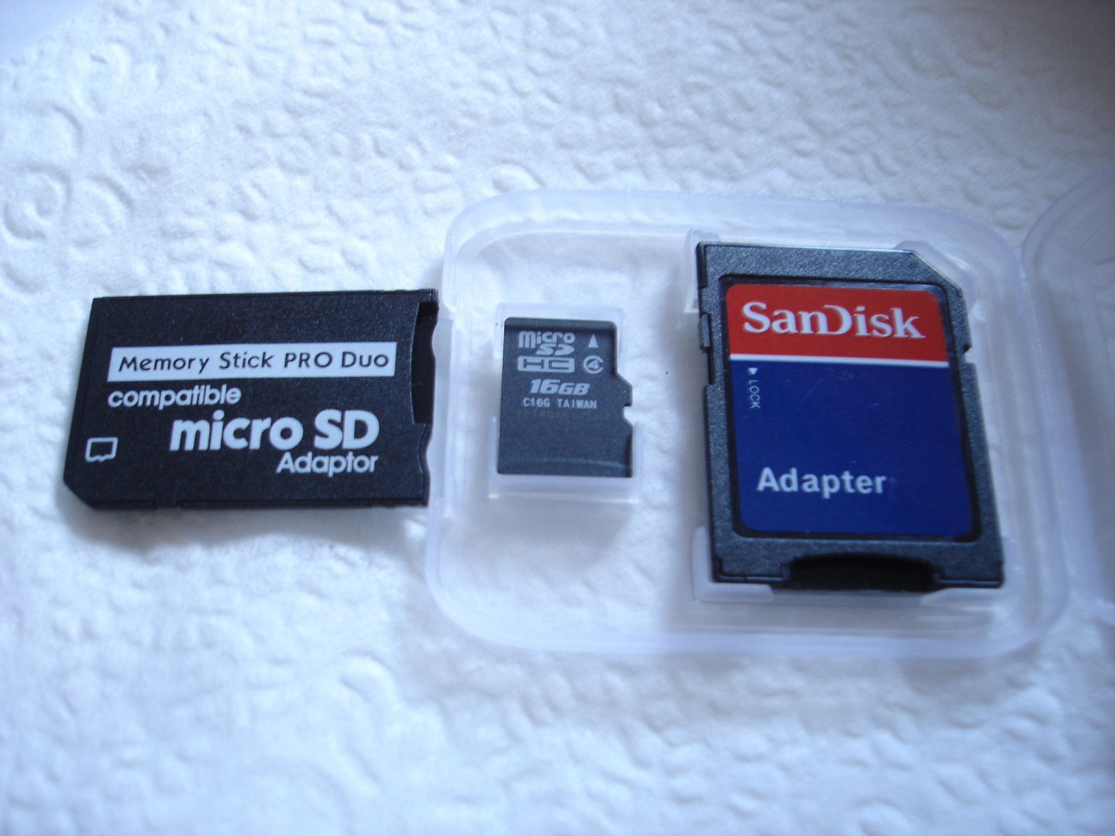 16GB generic MICRO SDHC +sony pro duo ADAPTER+miCRO sd ADAPTER + cases ...
