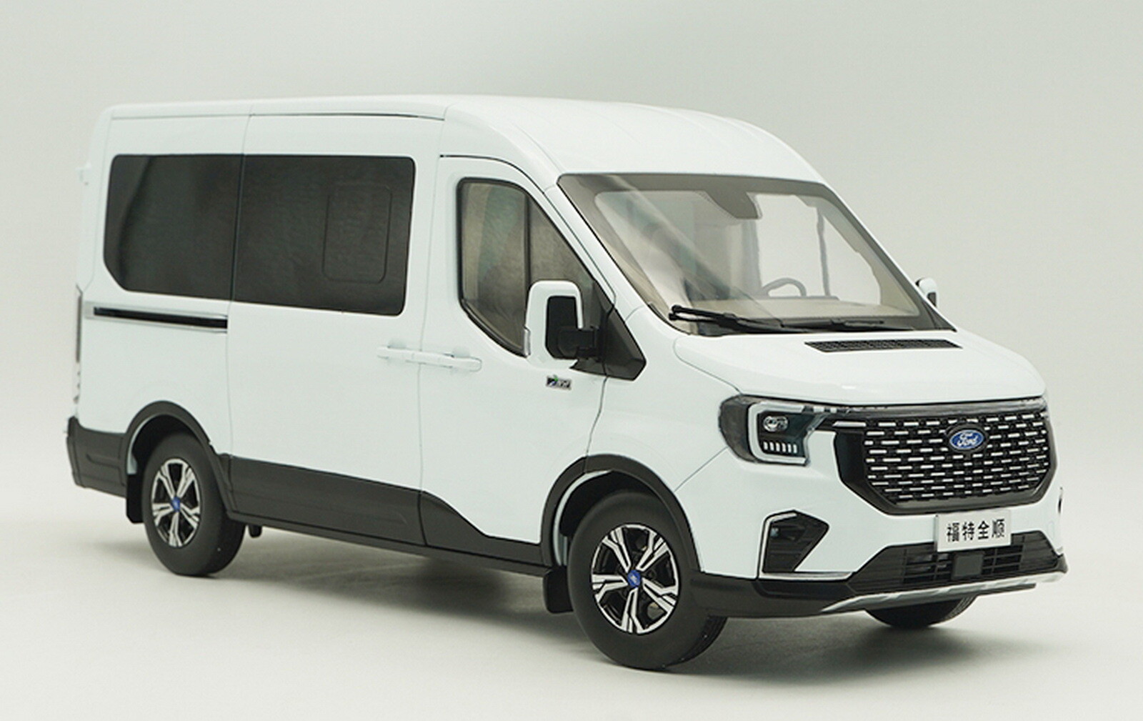 1/18 Scale Ford Transit T8 VAN White Diecast Car Model Toy Collection ...