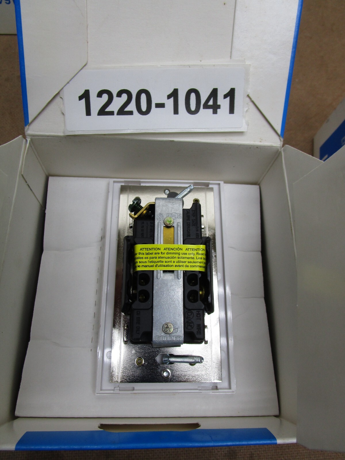 Lutron Plug Outlets & Covers 4 NTR-20-GFTR-BL & 1 Ea NTR-HDFU-WH, NT ...