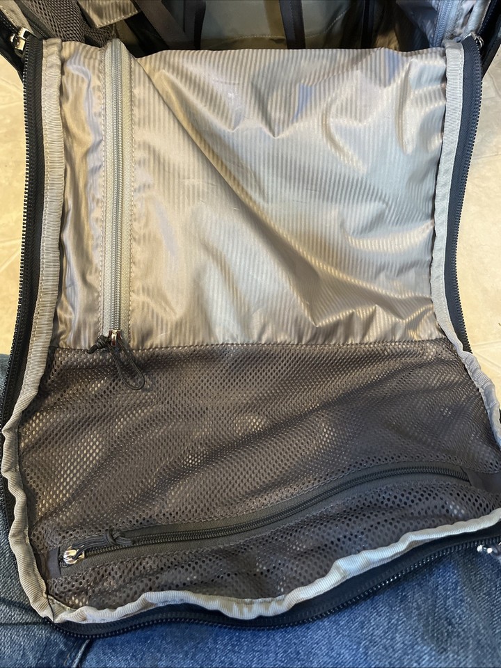 Osprey Meridian Wheeled Convertible Luggage Backpack Gray Carry On 29 ...