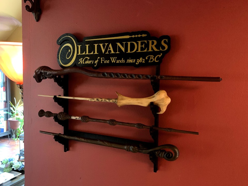 Harry Potter Ollivanders Shop Wall Mount Wand Display Rack Stand - Free ...