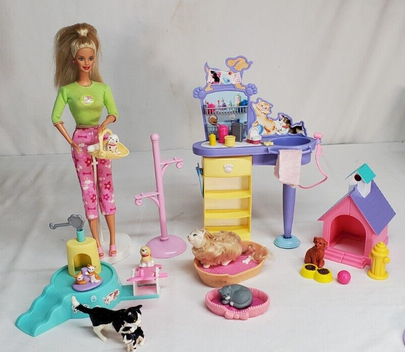 KENNEL CARE BARBIE w Playful Kittens, Puppy, MARSHMALLOW & Playset w ...