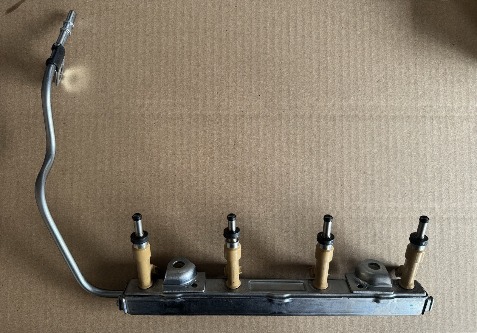 Set of Toyota Corolla Matrix Scion XD 1.8L 4 Fuel Injectors & Rail ...