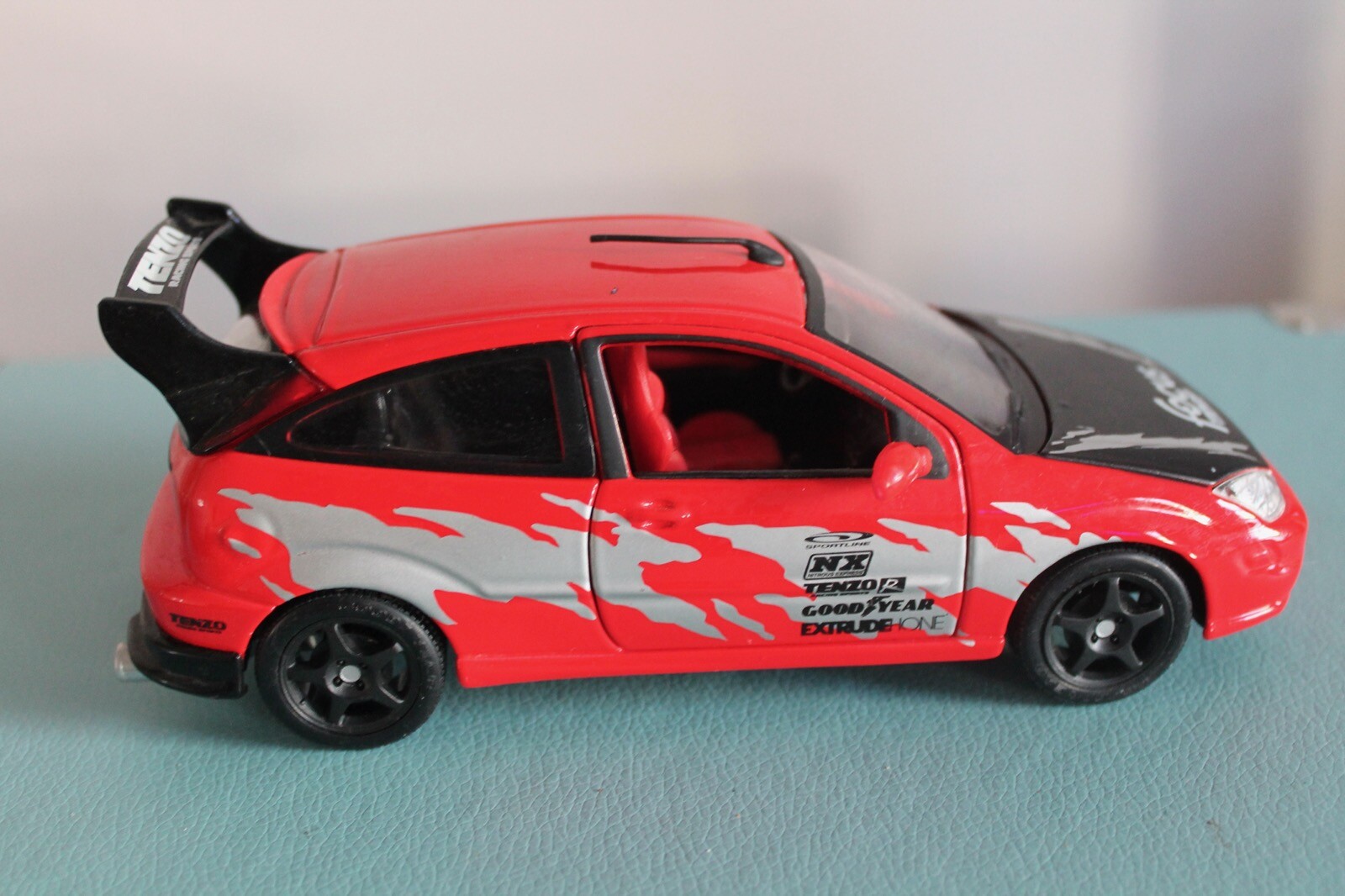 Maisto 7” FORD FOCUS SVC Excess Tuners RALLY Diecast Model RED Car 1/24 ...