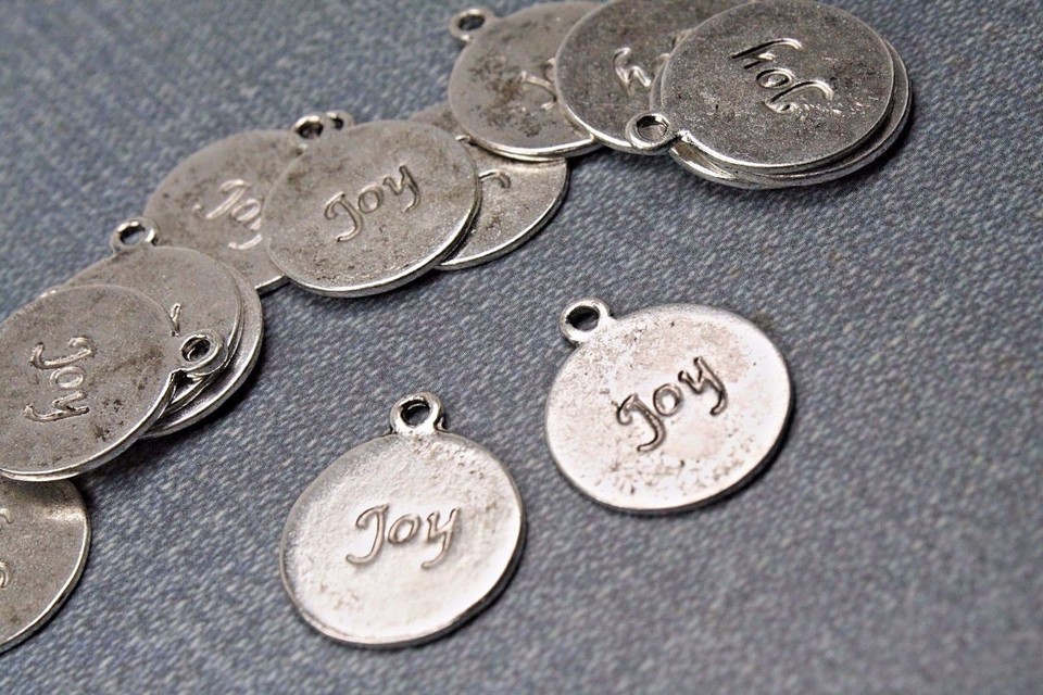 Bulk 40 Joy Charms Round Disk Antique Silver Tone 21 x 18 mm US Seller ...