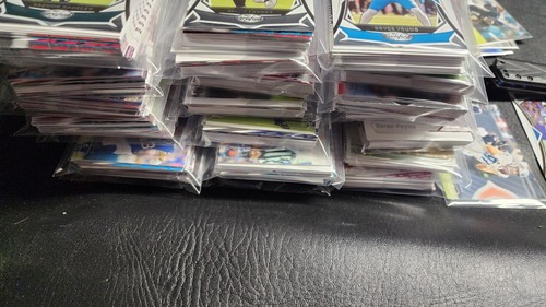 🔥🔥Random FOOTBALL card Repack! 20+ Cards Of Rookies, Vets, Inserts, Etc ...
