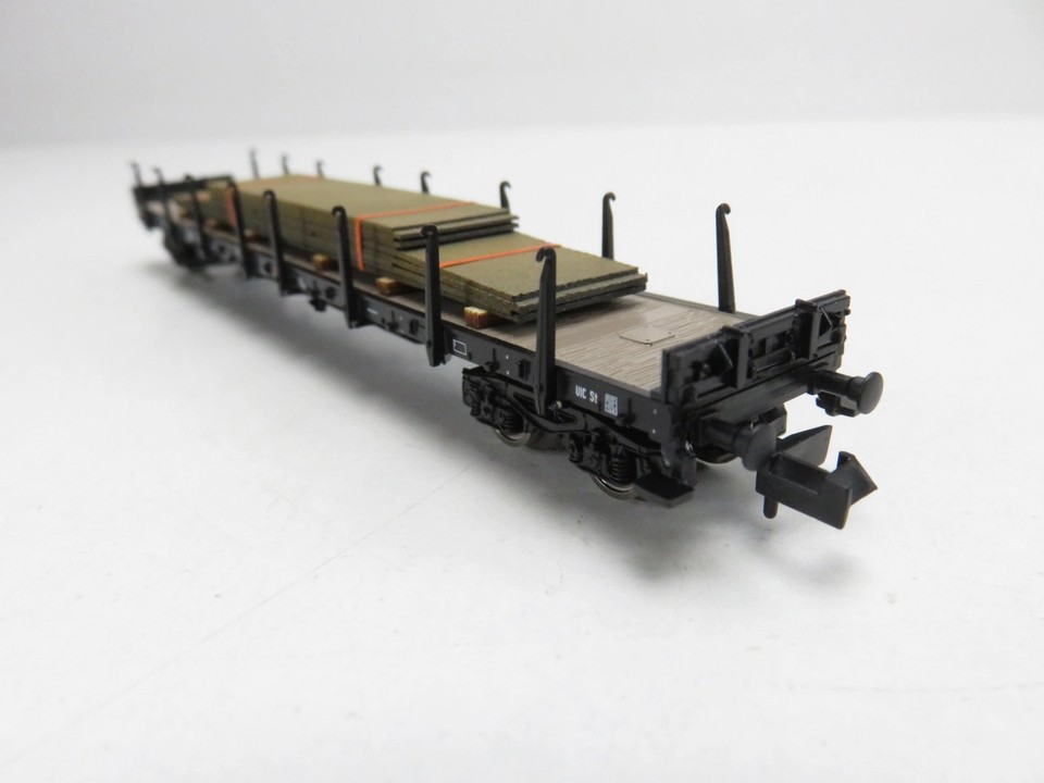 (RBT864) Fleischmann 826811 Rungenwagen mit Stahlplatten DB AG, DC, N ...