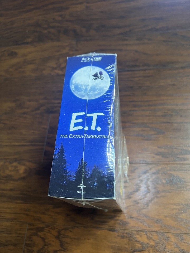 NEW E.T. Blu-ray + DVD Walmart Exclusive Limited Edition Gift Set ...