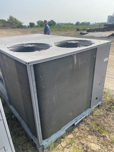Bryant RTU 8.5-ton Commercial HVAC Heating and Air Conditioning Roof ...