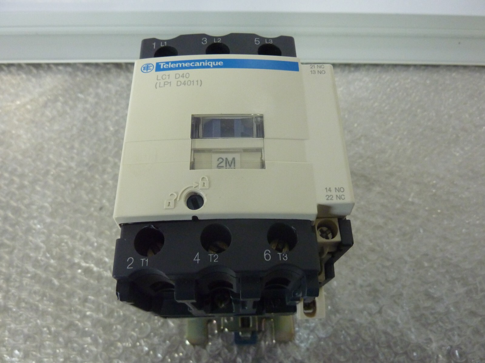 TELEMECANIQUE LC1 D40 (LP1 D4011) CONTACTOR (60-AMP) (3-POLE) (24V-COIL ...