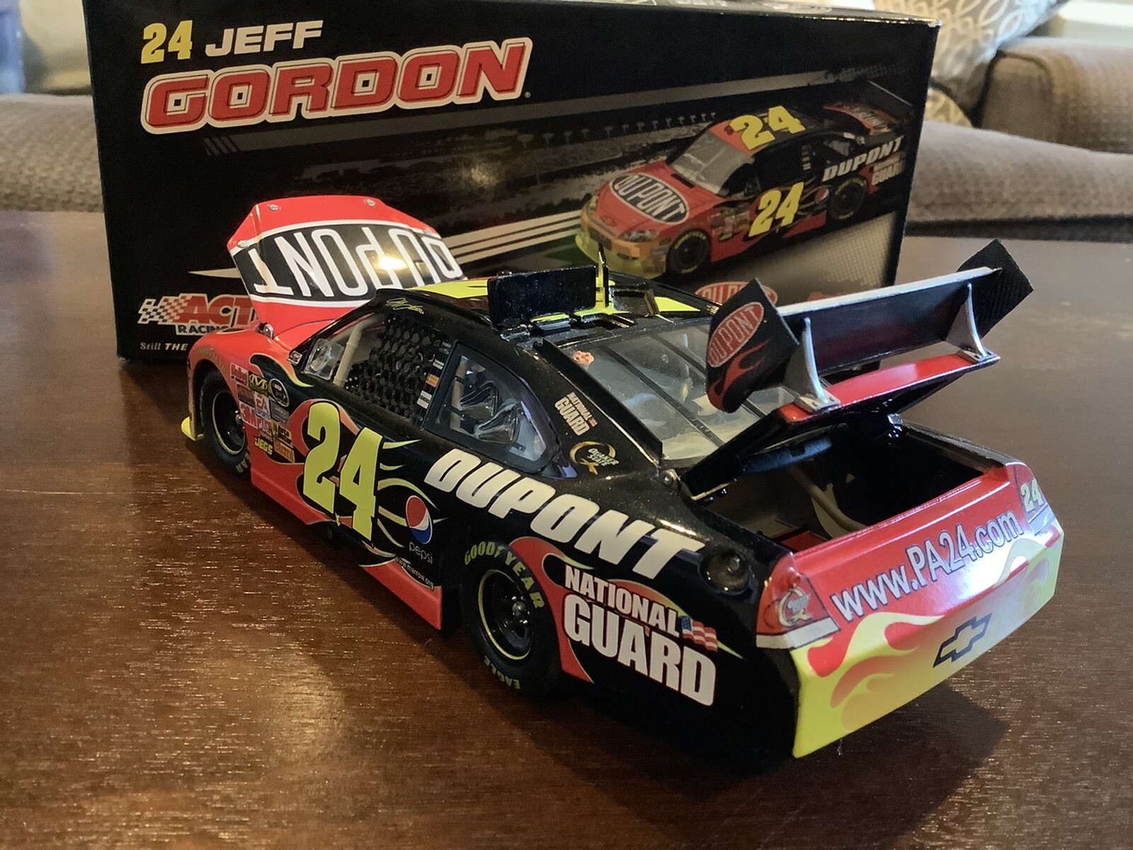 2009 JEFF GORDON DUPONT COT WING CAR 1/24 ACTION | eBay
