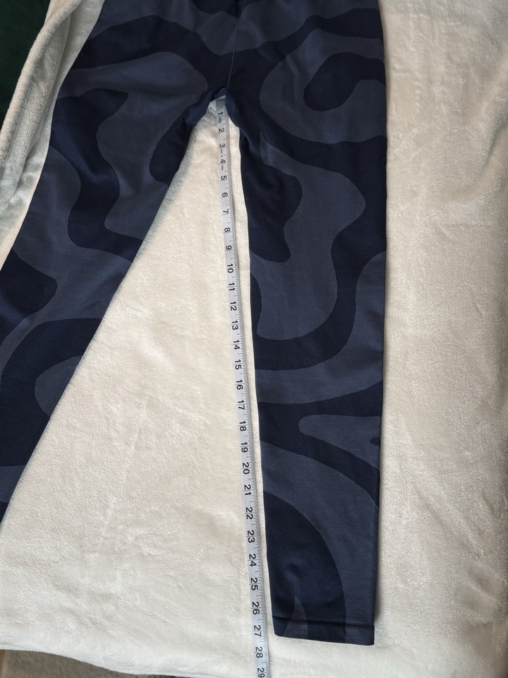 Fabletics Seamless High-Waisted Swirl Legging | eBay UK