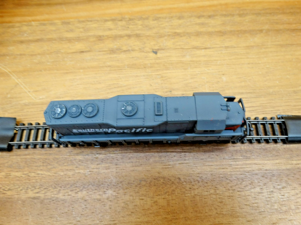 High Speed N Scale Non-Powered Diesel Locomotive Southern Pacific "B ...