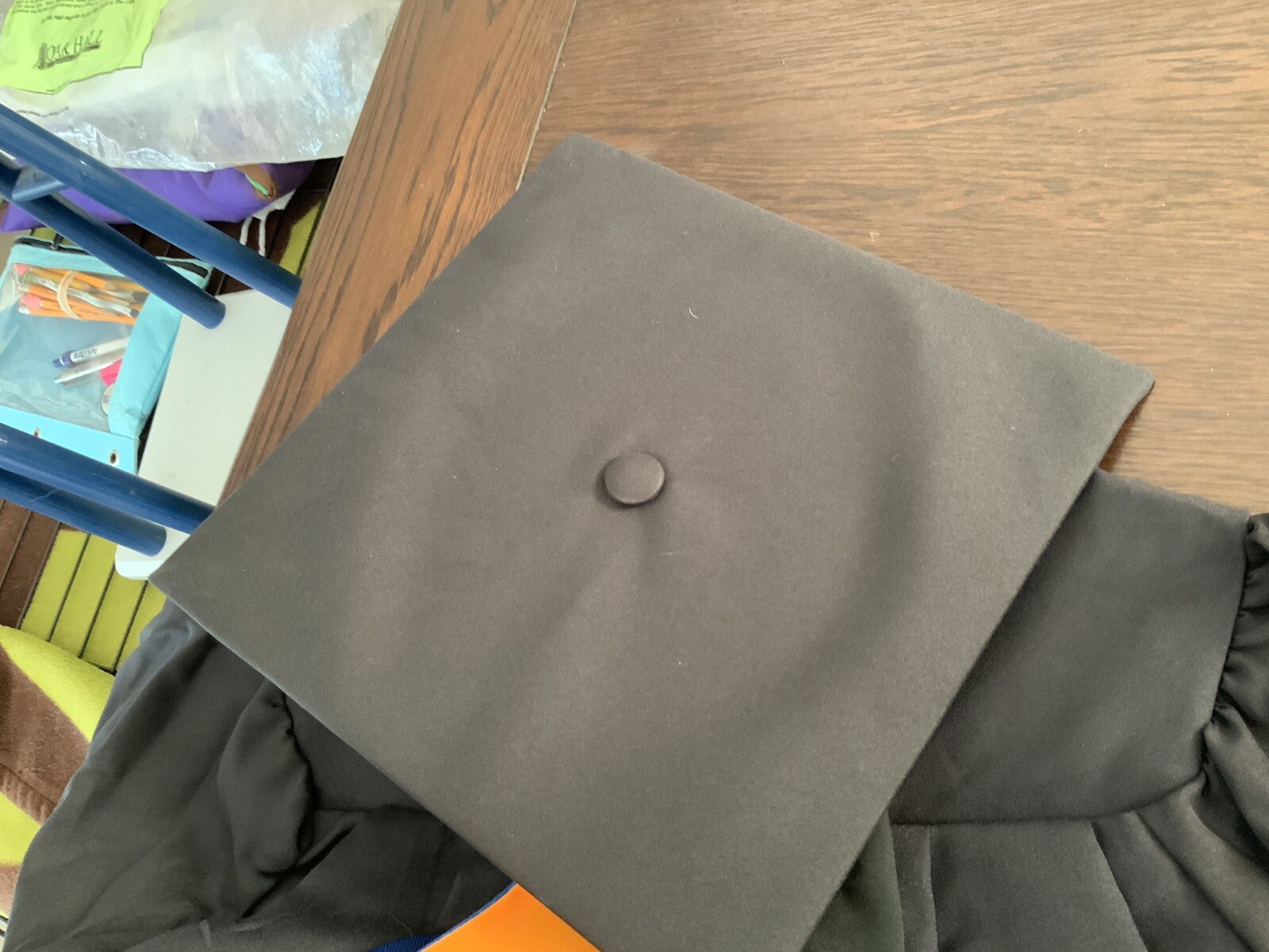 GRADUATION CAP AND GOWN MASTERS DEGREE Unisex - Gem