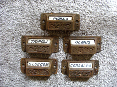 Drawer Pulls - Pulls Label
