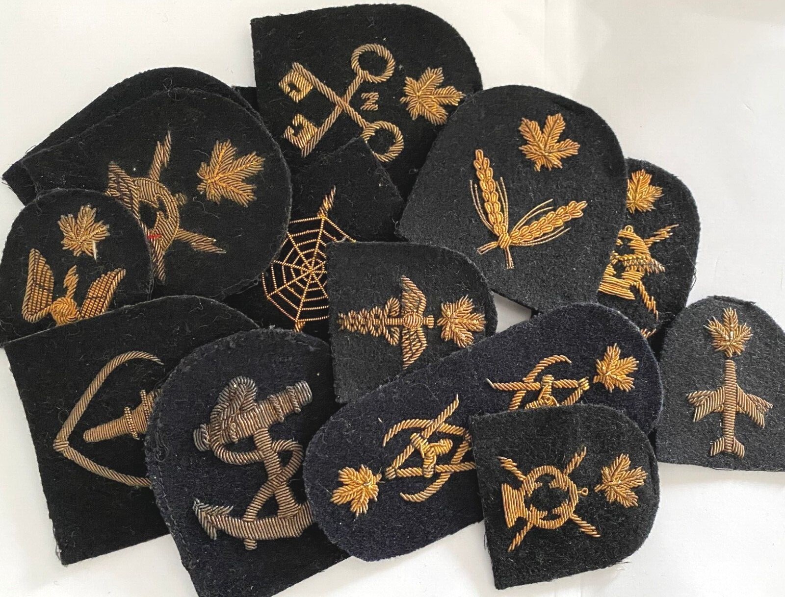 ROYAL CANADIAN NAVY RCN UNIFORM GOLD WIRE / BULLION EMBROIDERED BADGE ...